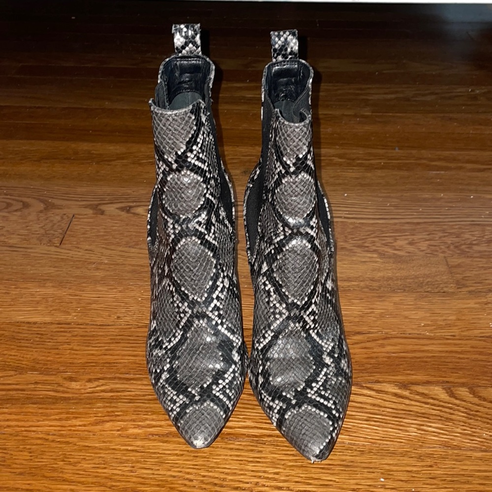 Steve Madden Grey & Black Snake Skin Boots - Gem